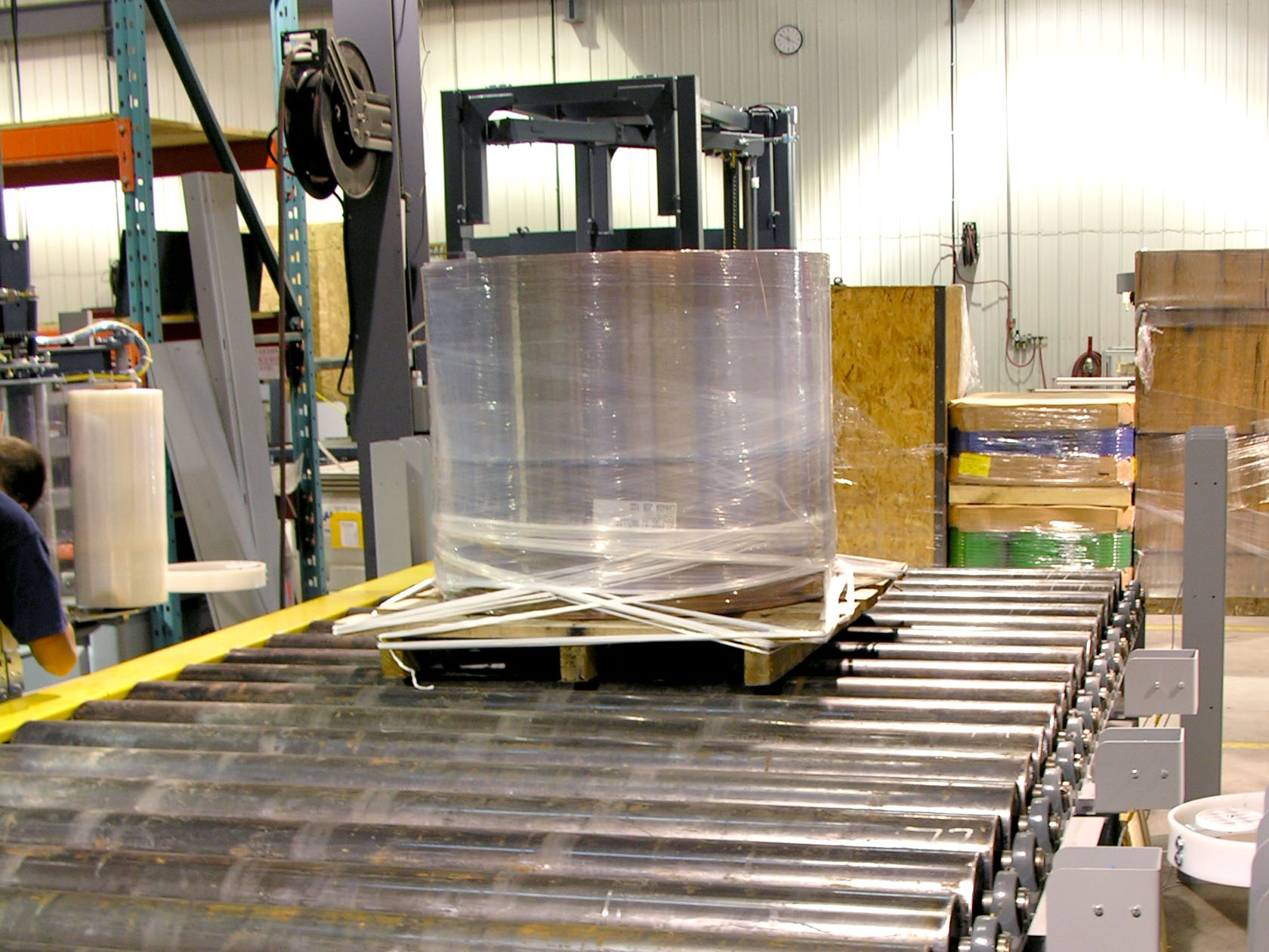 Stretch Wrappers and pallet wrapping machines | Wulftec