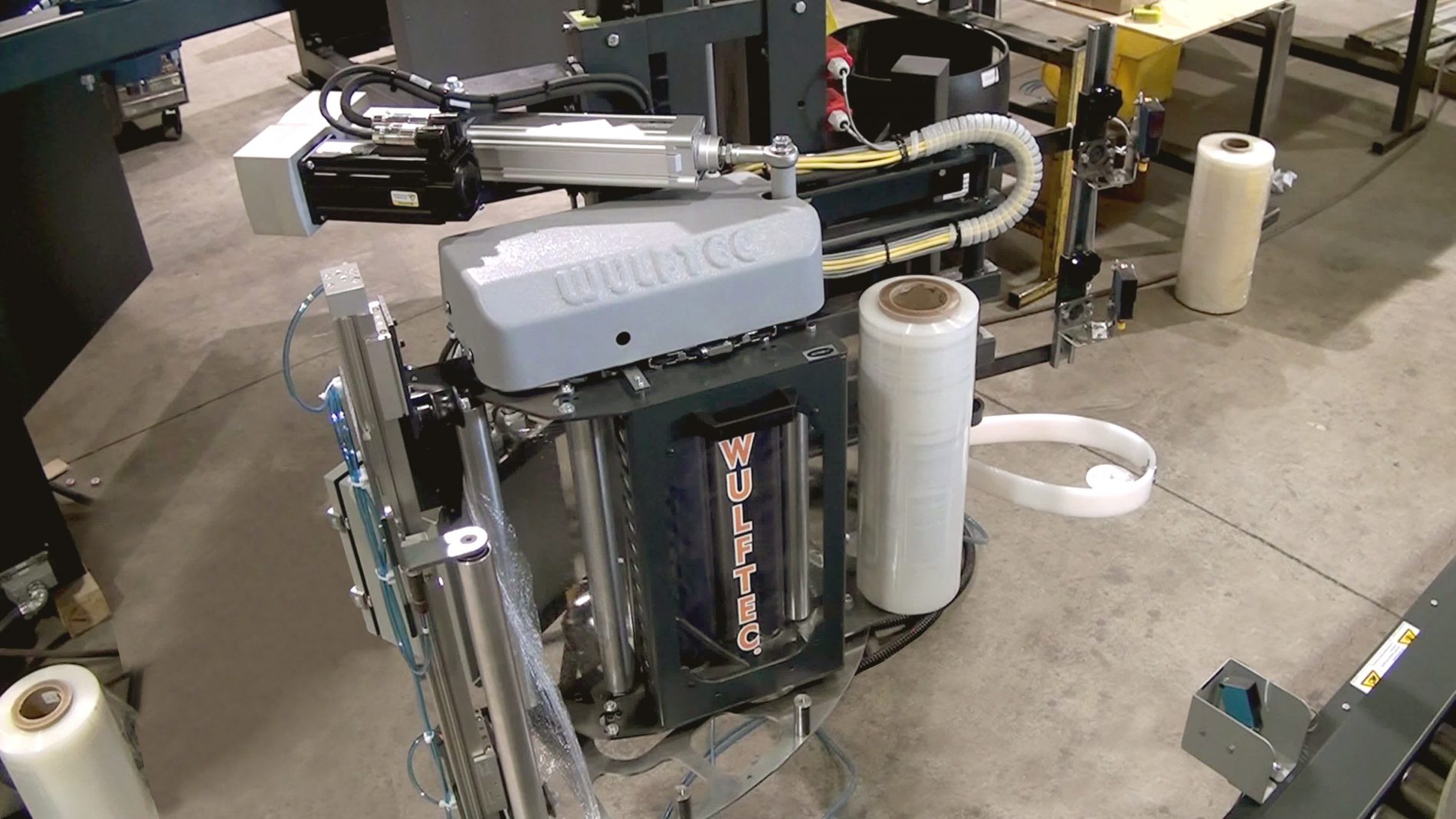 Stretch Wrappers and pallet wrapping machines | Wulftec